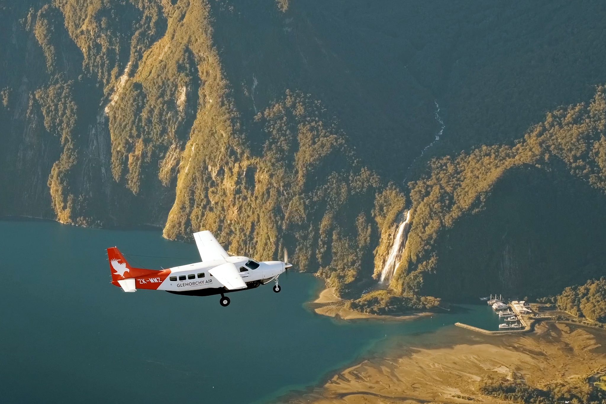 Fixed Wing Scenic Flights | Queenstown isite