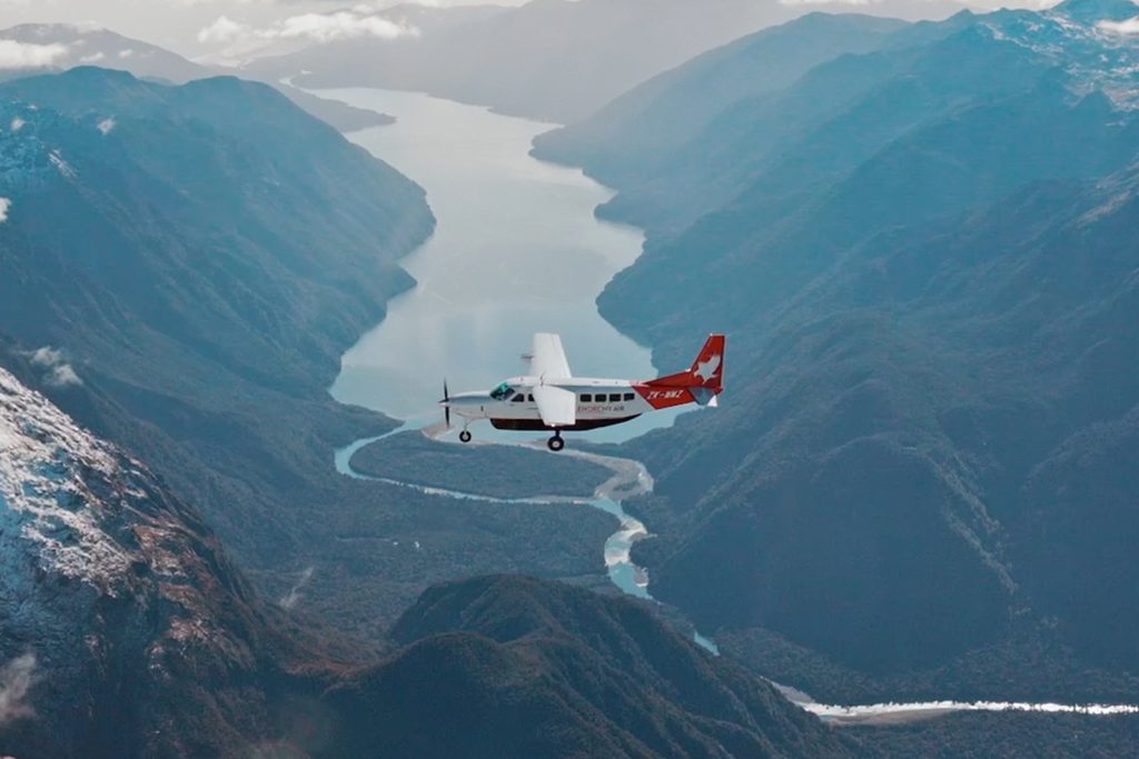 Fixed Wing Scenic Flights | Queenstown isite